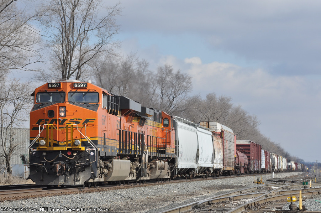 BNSF 6597 On CSX Q 507 Southbound